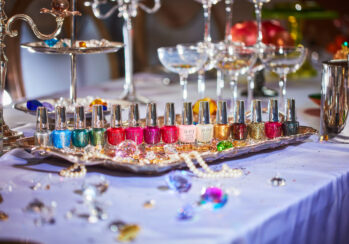 ELHA Cosmetics bv | Importeur/distributeur van parfums en cosmetica.